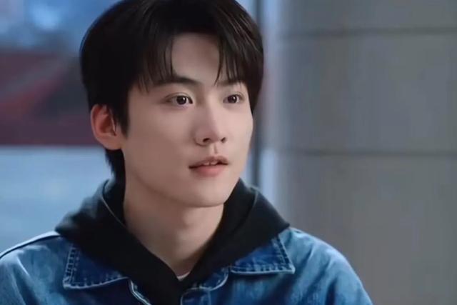 Shi Yan's love rival appears, and Zheng Shuyi climbs a tree with him ...