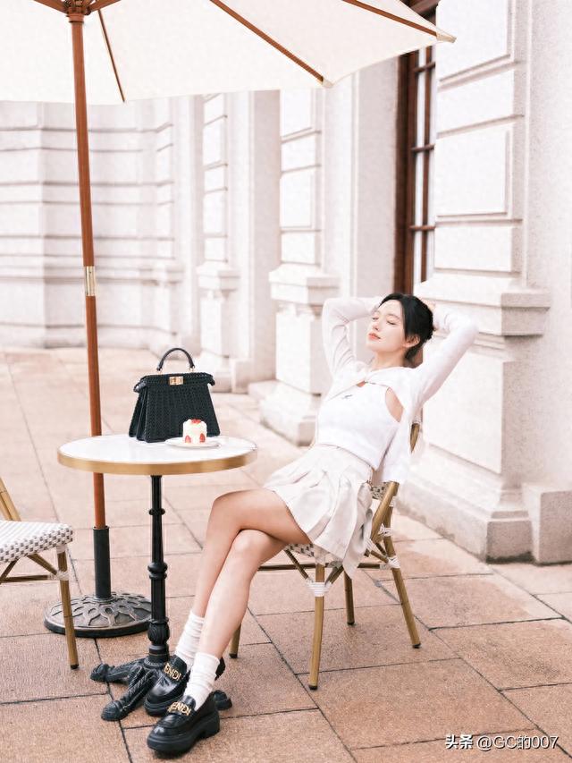 Celebrity pictures Cheng Xiao - iMedia