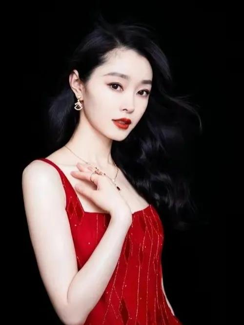Too beautiful to look directly at! Song Yi, 33 years old, has fair skin ...