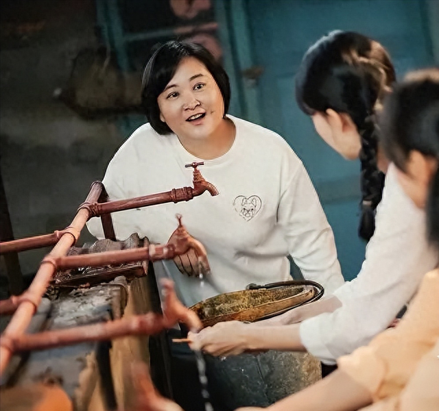 Comedy star Jia Ling puts her heart and soul into this masterpiece. No ...