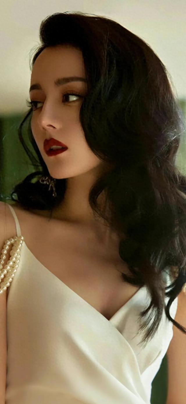 12P beauty is one of Di Lieba's eye-catching labels and her eye-catching feature. - iNEWS