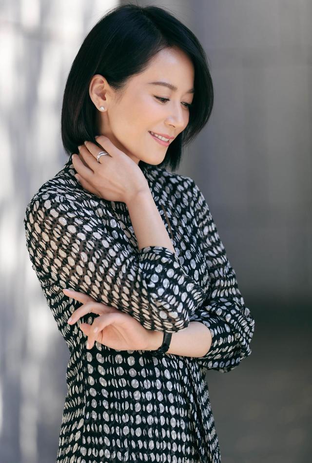 Being single is not lonely! Reveal the unmarried lives of 5 middle-aged ...