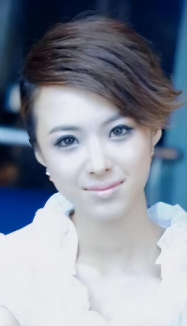 She never expected that she married the 42-year-old Cheng Lei who was ...