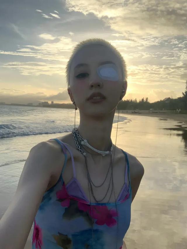 Wang Yueyi's fashion outfit?? - iMedia