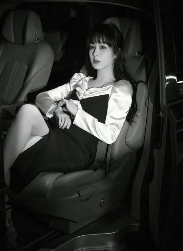 Inventory of female star Hepburn styles, Reba Nuwa completes the design ...