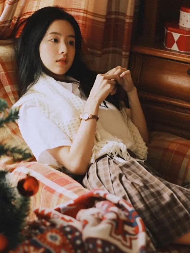 Actress Clothing-Chen Duling - iNEWS