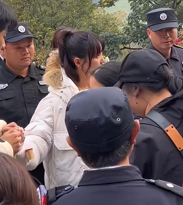 Jin Sha recorded a Reuters video with her 23-year-old boyfriend ...