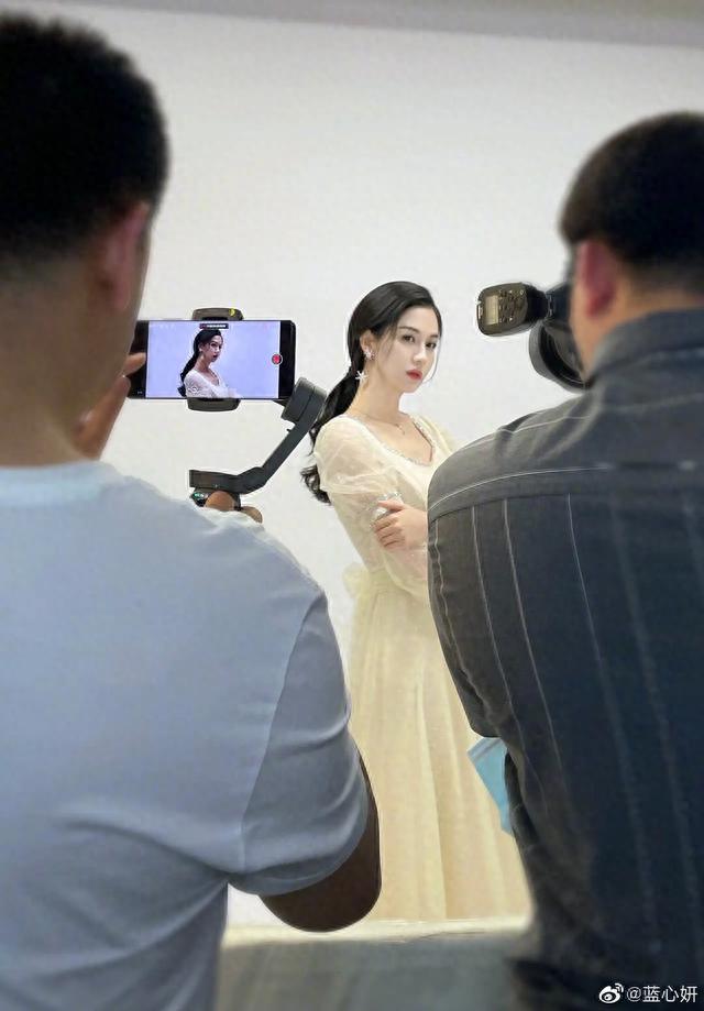 Celebrity Pictures - Issue 93: Lan Xinyan (5) - iNEWS