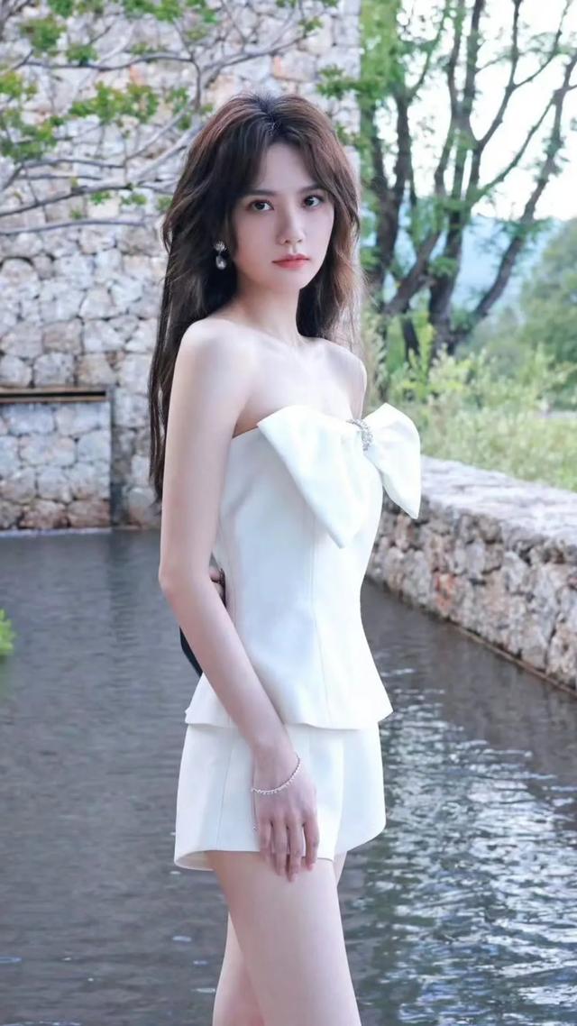 Jiang Peiyao, - iNEWS