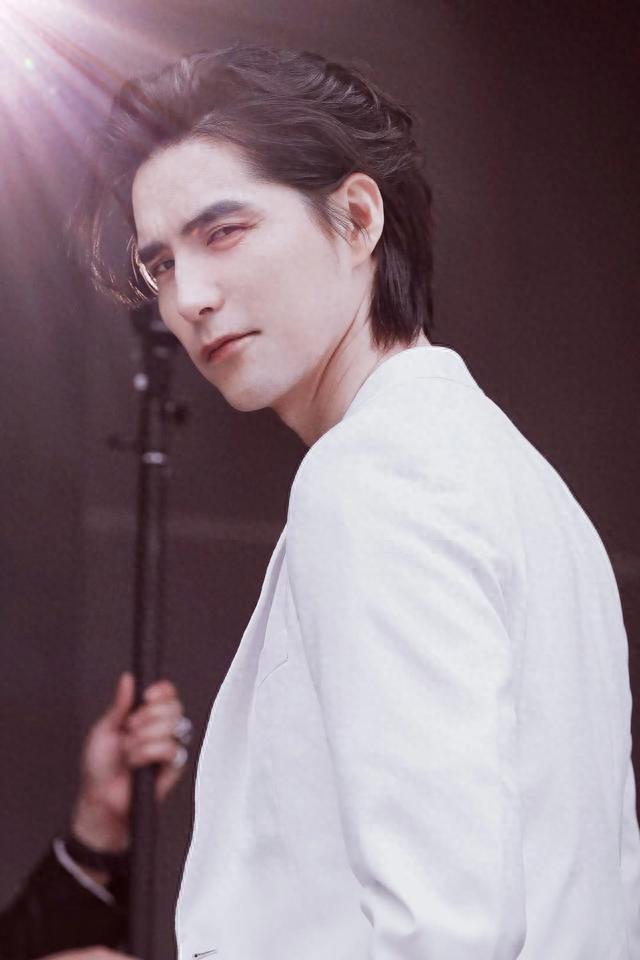 Ayunga: He became famous at the age of 30, and his musical ability is ...