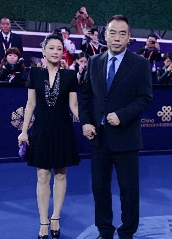 Chen Hong's bare face: Bold and natural, she exudes charm and her plump figure is stunning - iNEWS