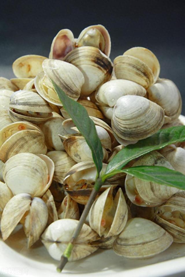 When frying white clams, add this extra step to make the taste more ...