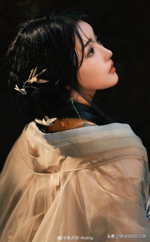 Jiang Zhenyu Mid-Autumn Festival photo - iNEWS