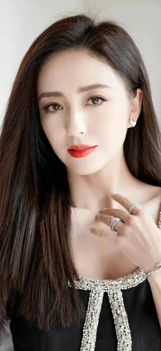 Beautiful pictures of Tong Liya - iNEWS