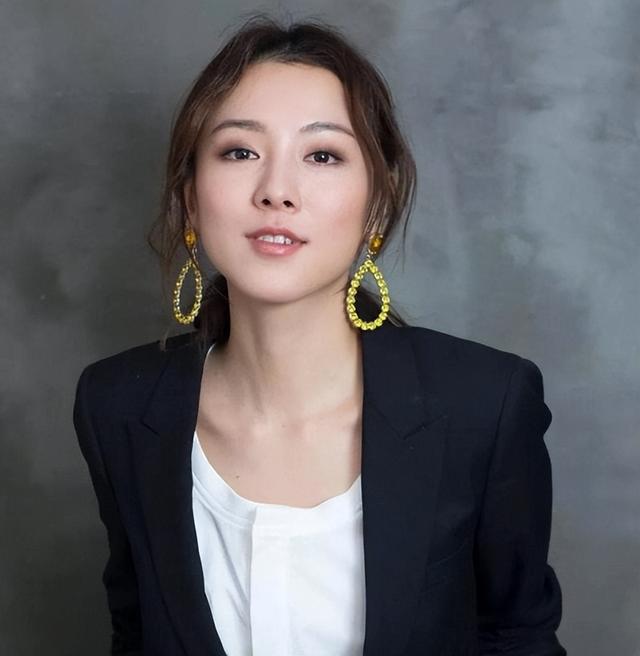 TVB drama "News Queen" Wang Minyi's raw photos are very beautiful! - iNEWS