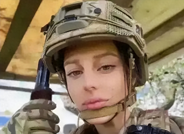 During the Russo-Ukrainian War, British female sniper Kelly Brook was ...