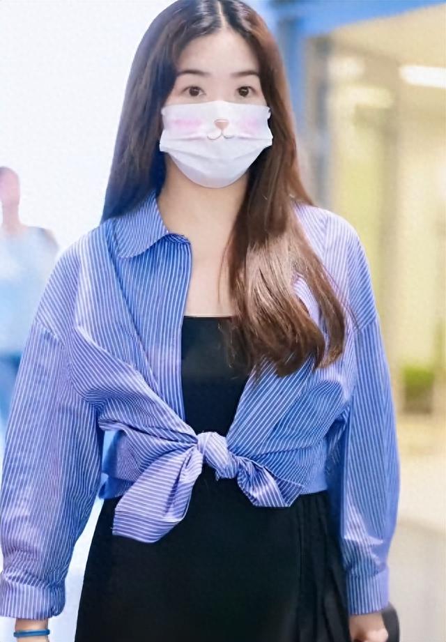 Zhang Hanyun ran into Cheng Lei at the airport and claimed to be a ...