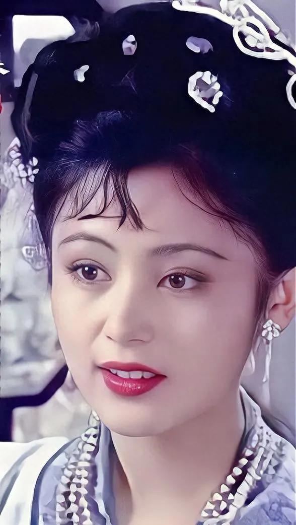 Chen Hong's appearance when she was young was so beautiful that even ...