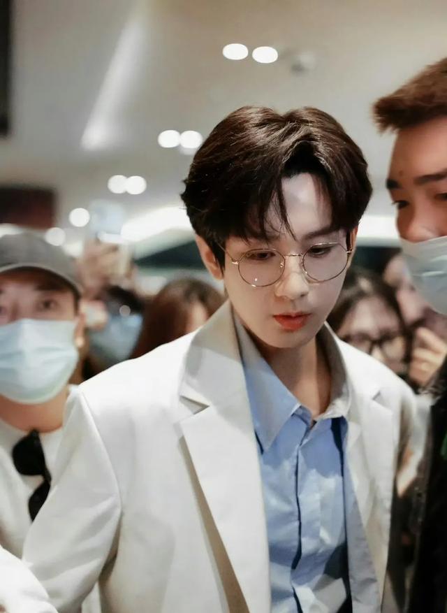 11.9 Entertainment: Ren Jialun, Cheng Yi, Guo Xiaoting, Luo Yunxi, Gong ...