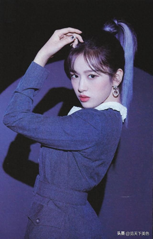 An Youzhen, with outstanding appearance, sassy and beautiful, long and ...