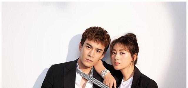 37-year-old Jing Chao and Li Lin, 6 years older, hold hands while ...