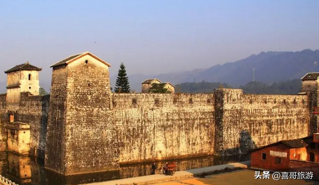 Shuangfeng Village: A Century-old Legend of the Village - iMedia