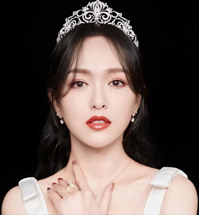 Entertainment industry gossip: AB, Yang, Wang, Ren, Bai, Chen, Zhou, Tang, Xu, Chen - iNEWS