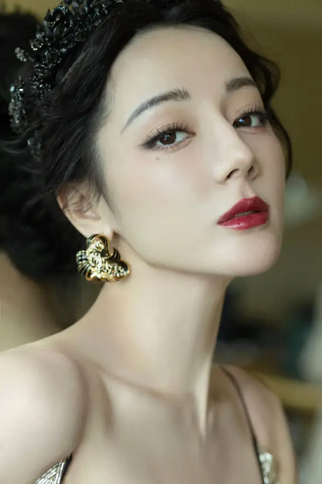 Beauty Star Picture Book: Dilraba, born on June 3, 1992 in Urumqi ...