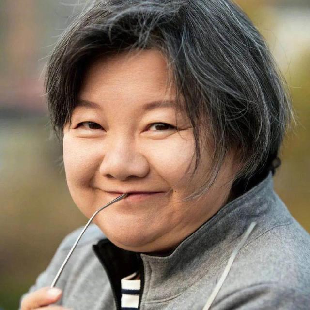 Hong Huang's famous family background and the four important men she ...