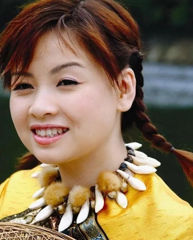 Li Qiong, who sang "Eighteen Bends on the Mountain Road", ruined her ...