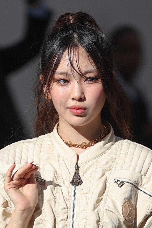 Hyein's every frown and smile show off her Korean style - iNEWS