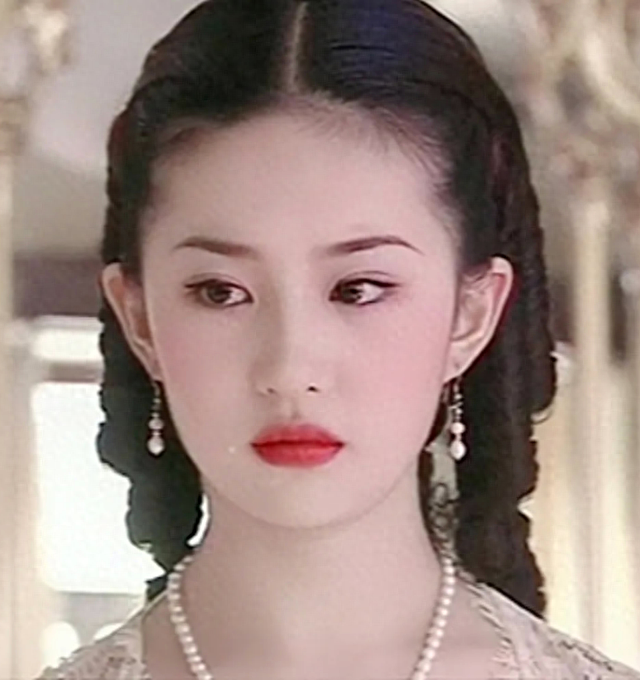 Liu Yifei's godfather Chen Jinfei's new relationship is revealed. Now ...