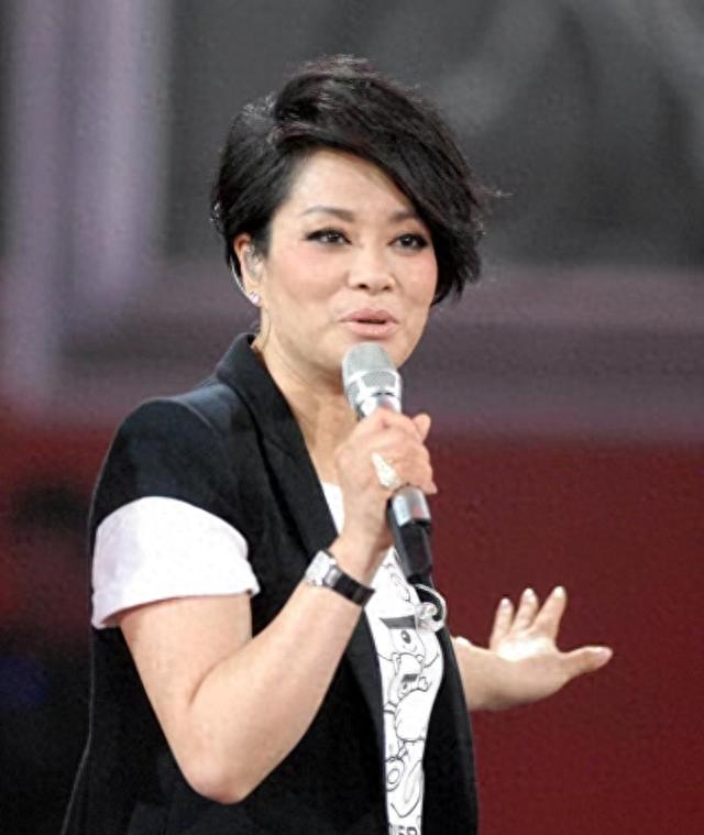 Yang Hongji: I sang the theme song of the Romance of the Three Kingdoms ...