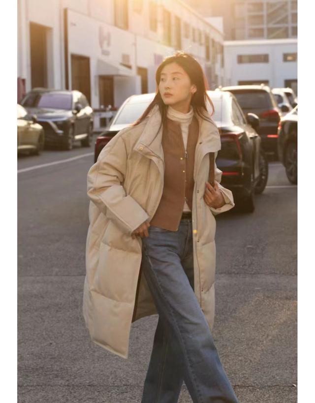 It is popular to wear "down jacket + sweater + jeans" in winter, which ...