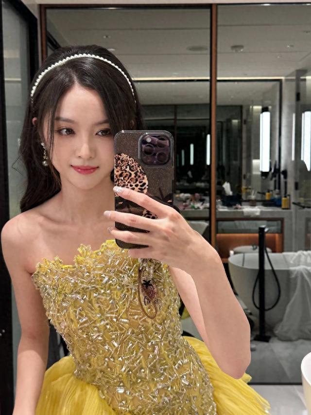 Wu Xuanyi's Beautiful Pictures Issue 76 - iNEWS