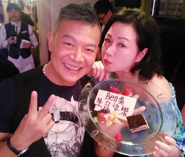 Villain superstar Wu Yi was silenced when singing in a bar and called ...