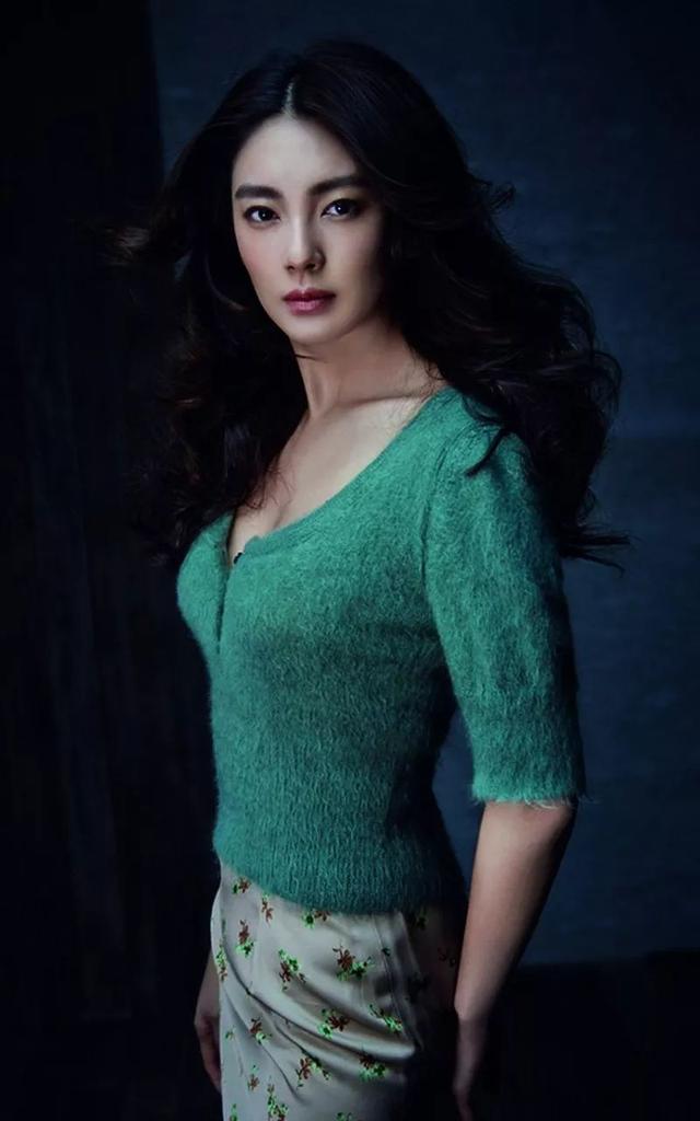 The open-minded and transparent Zhang Yuqi was born in a single-parent ...