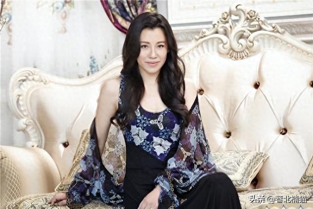 She lived with a famous director for 3 years, had two miscarriages and ...