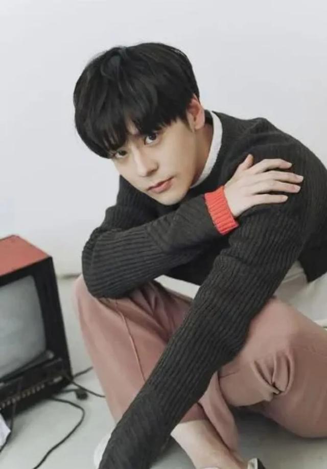 Wei Zheming, who has both a sense of husband and a sense of boyhood ...