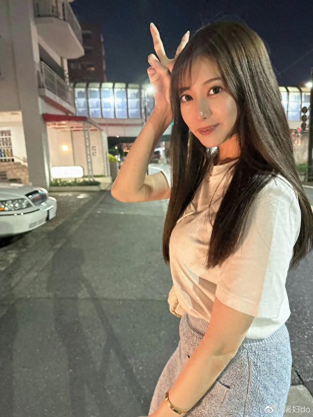 Feng Fuai has become a high-profile new generation artist with her ...