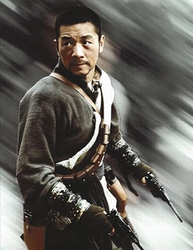 He looks like a beggar, but the leader of the puppet army used his head ...