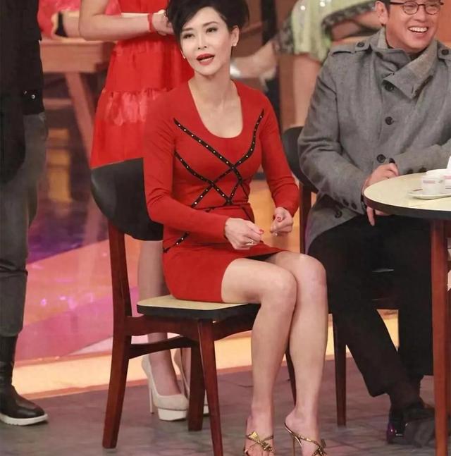 Ye Yuqing is in really good condition at the age of 57 and can still ...