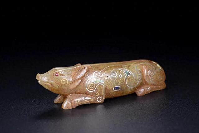 Han Dynasty gold, silver and jade lying pig - iMedia