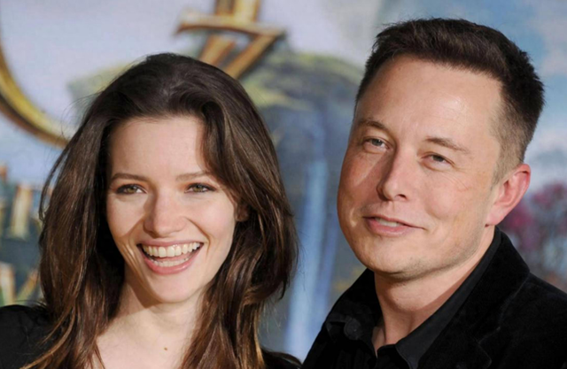 Musk developed the Dream Girl robot, which fills us with daydreams ...