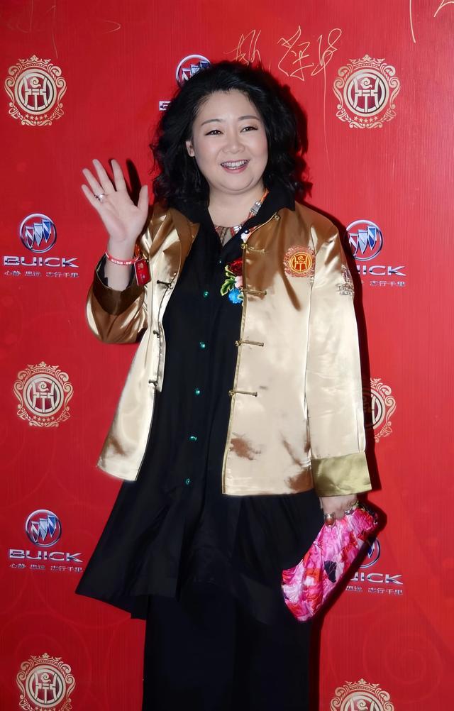 Sarina: After 33 years of marriage, she only gave birth to children and ...